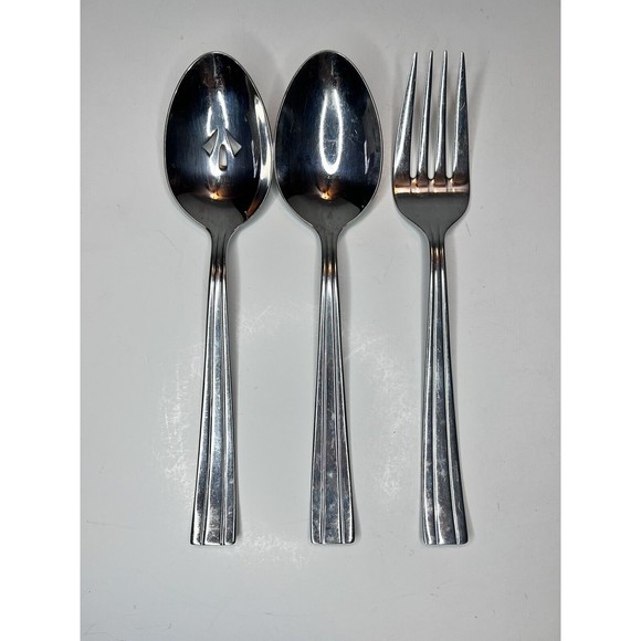 Oneida | Kitchen | Oneida 98 Large Heavy Duty Stainless Flatware 3 ...
